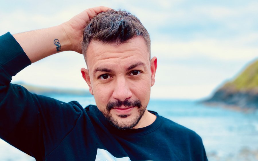 TAREQ / Η εποχή που ζούμε βοηθάει στην εσωτερική περισυλλογή – MUSICA RADIO